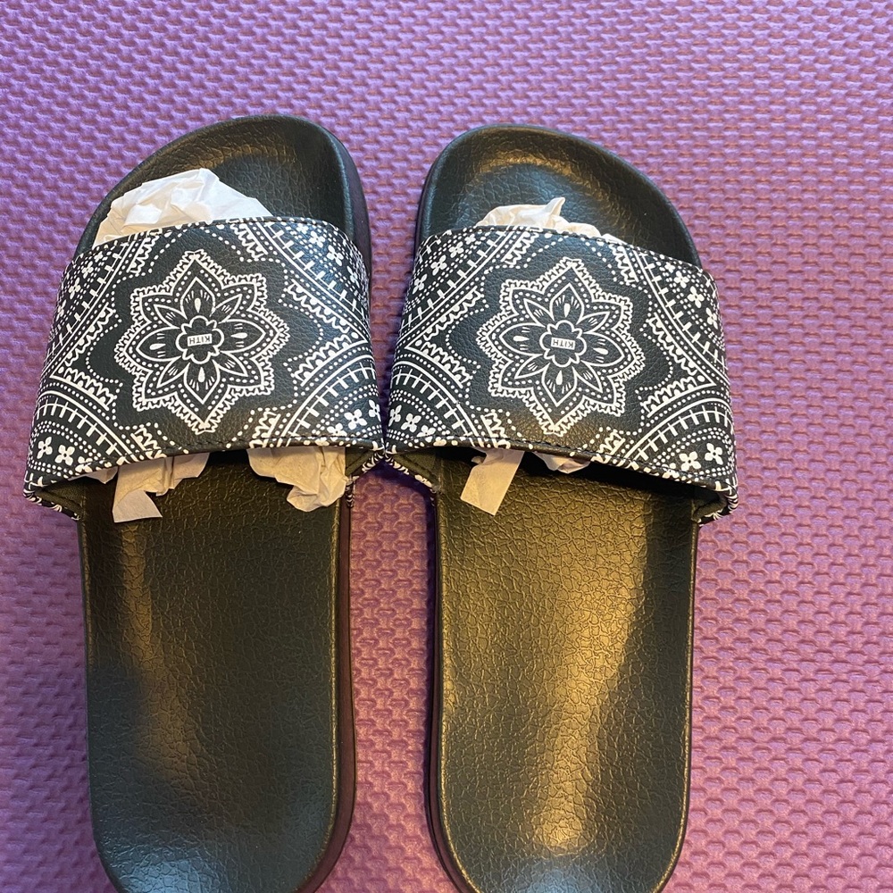 Brand New Kith Slides . They Are Man Sizes - Gem